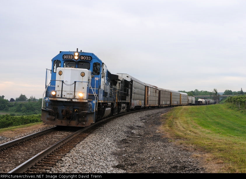 GMTX 9033 leads Westbound NS 309 at Bort Rd